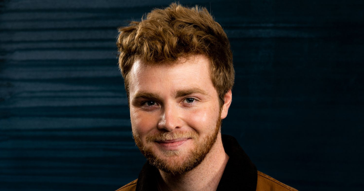 Alex Warren remporte la première place à Billboard Hot 100 avec ...