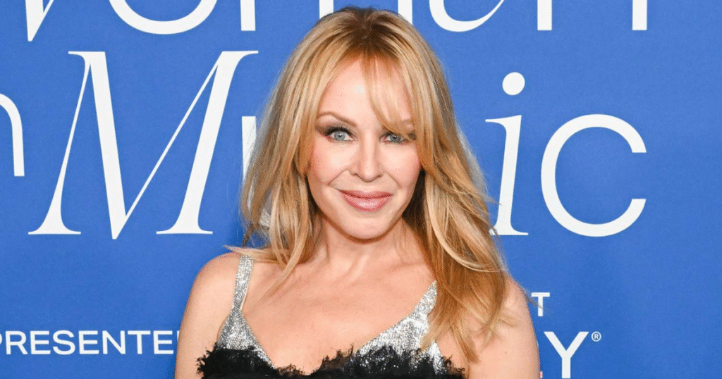 KYLIE MINOGUE A 58 ANS - Version Standard